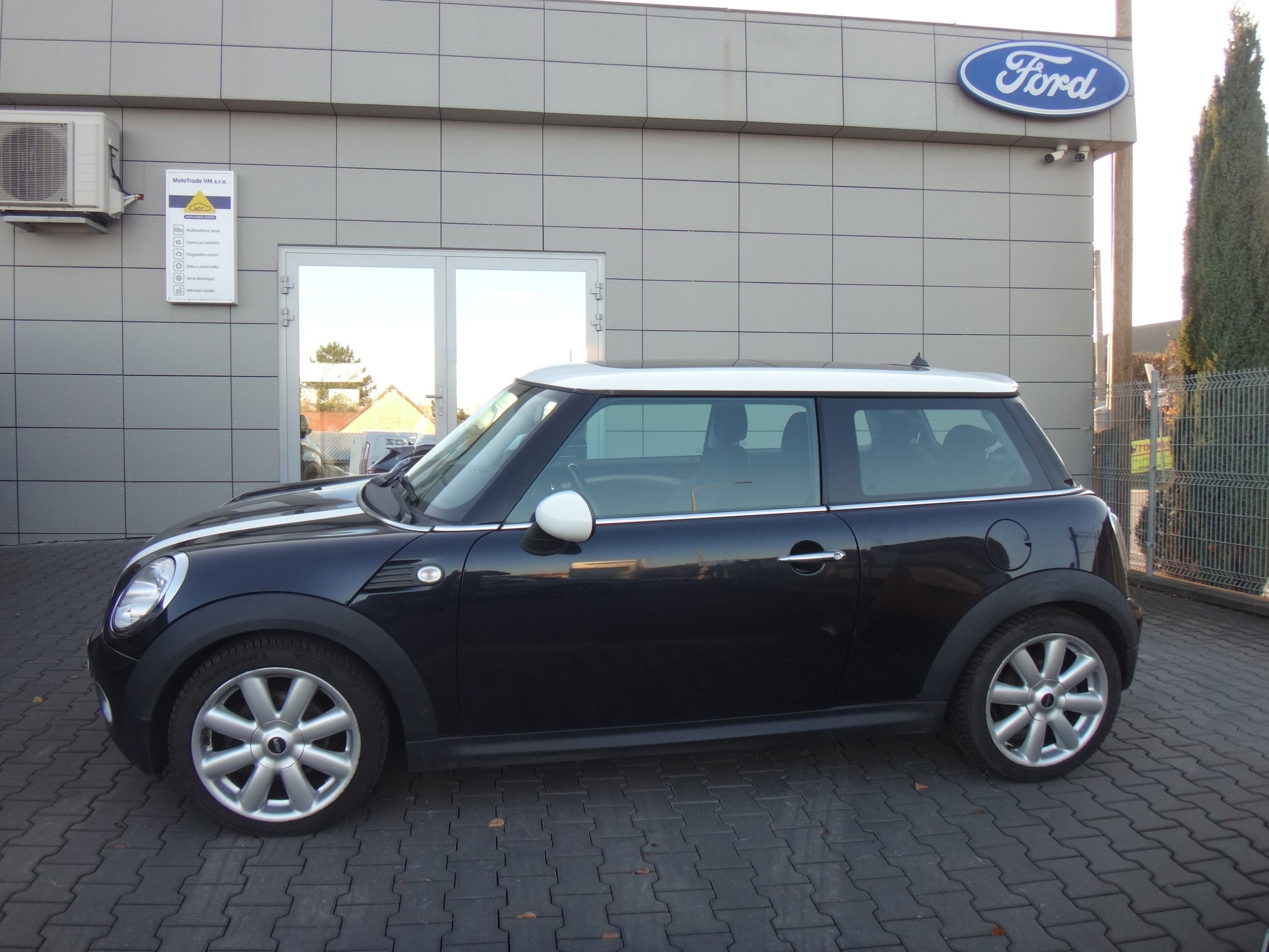MINI Cooper MINI 1,6_88kW/120k_6st. man. | AUTO IN - Prodej a servis ...