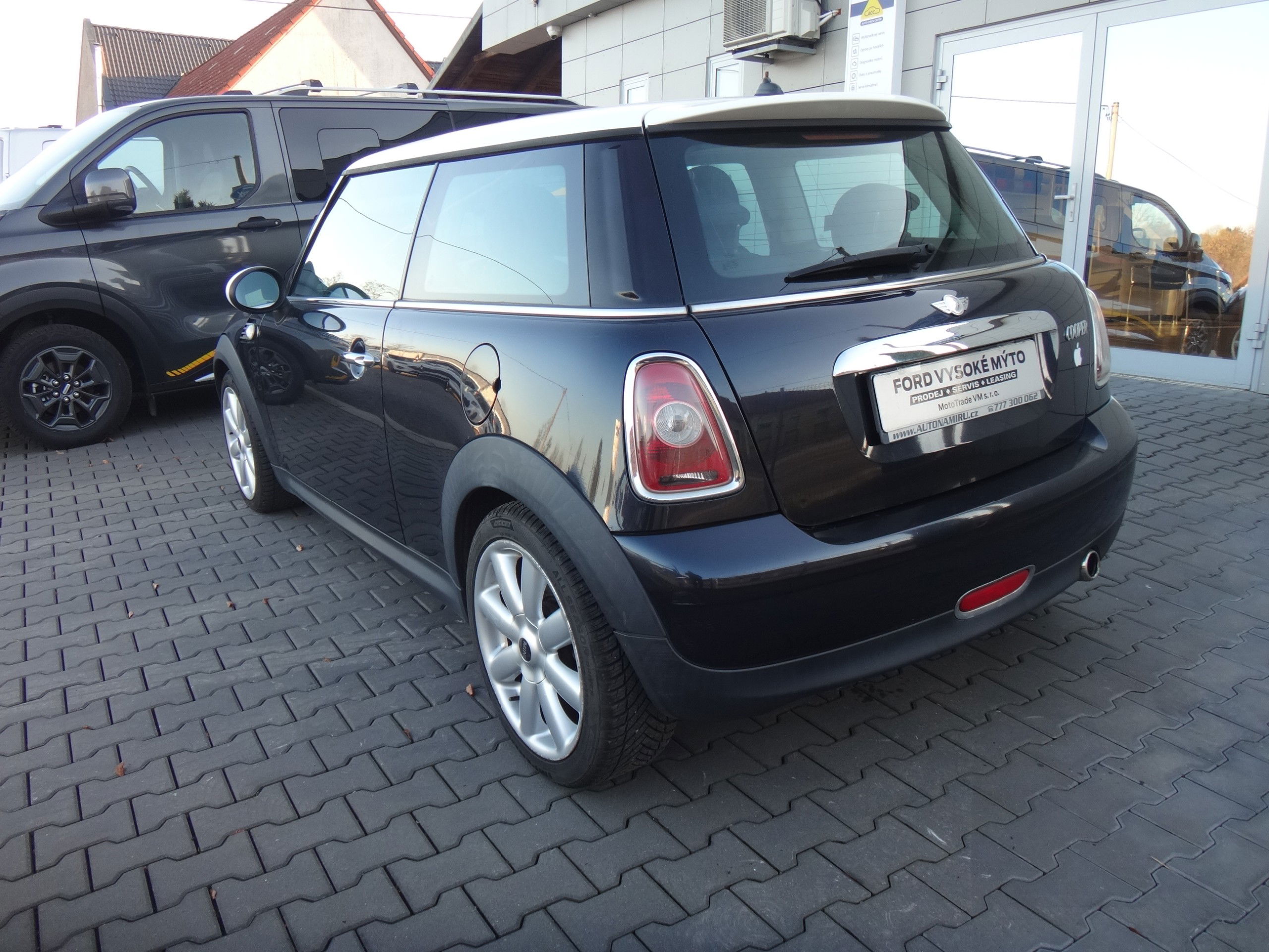 MINI Cooper MINI 1,6_88kW/120k_6st. man. | AUTO IN - Prodej a servis ...